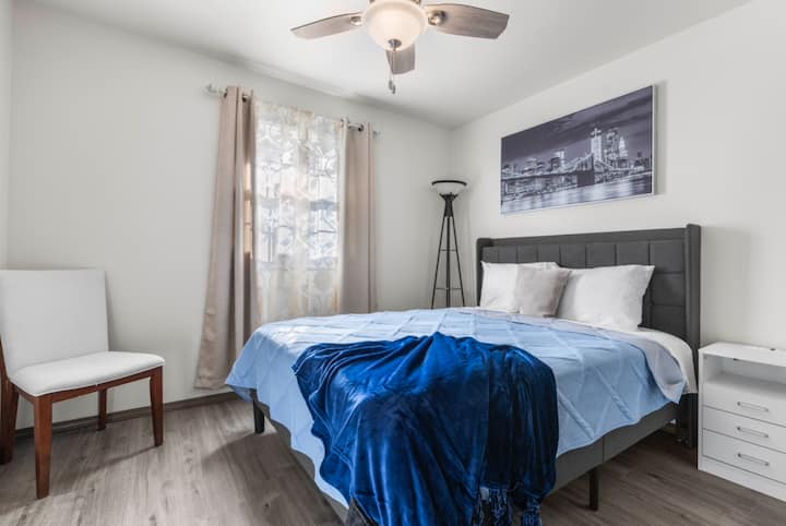 Cozy 4-bedroom Ranch Ideal For Extended Stays - Rockford, IL