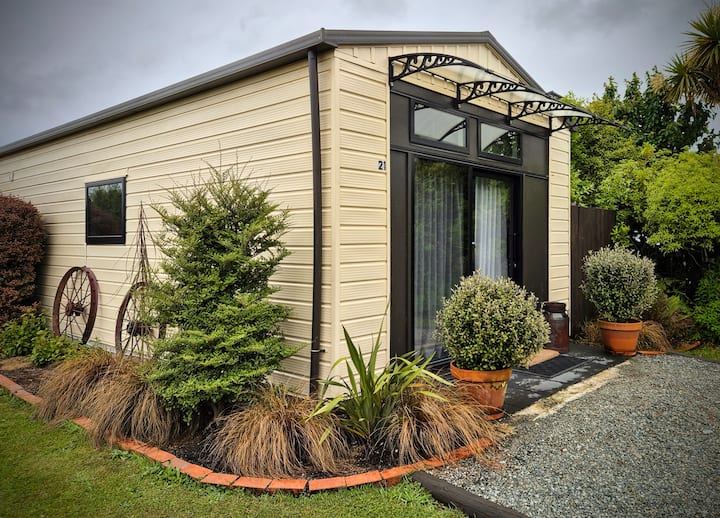 Catnap Cottage, Manapouri - Southland