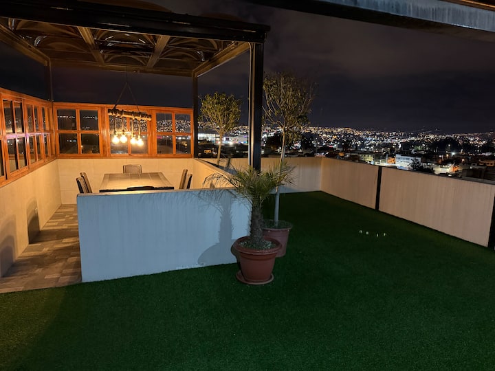 Casa Vip Con Hermosa Vista Varios Ambientes - Quito