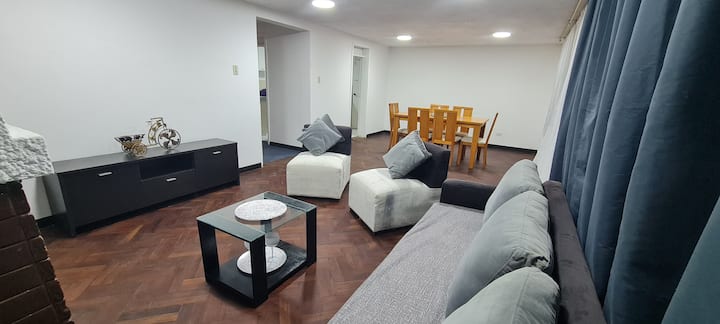 Dpto. Cómodo A 100m Del Ccmq - Quito