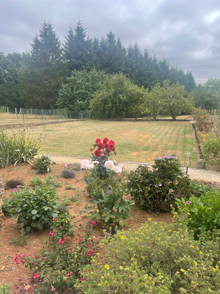 Maison Chaleureuse Et Familiale Possibilité Repas - Saint-Léonard-des-Bois