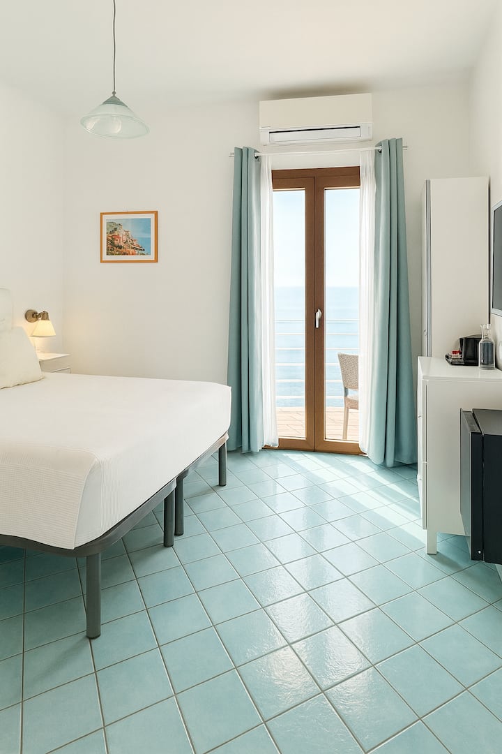 Sea View Double Room, Private External Bathroom - Positano