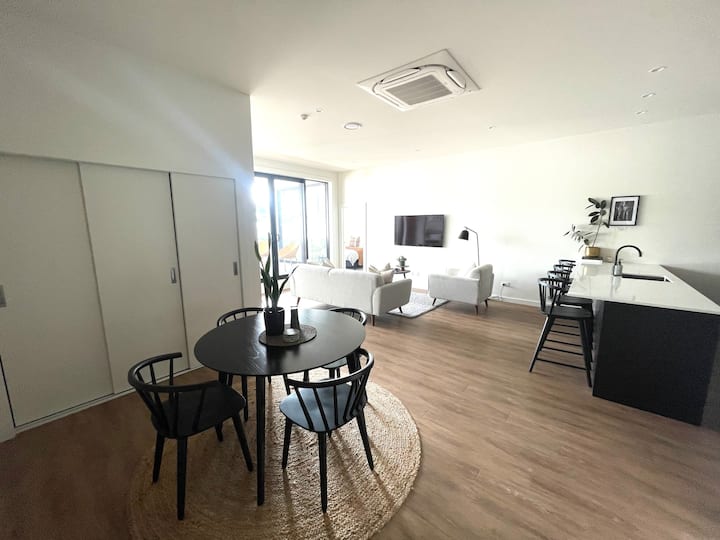 * Luxe Loft * Inner City * Napier * - Napier