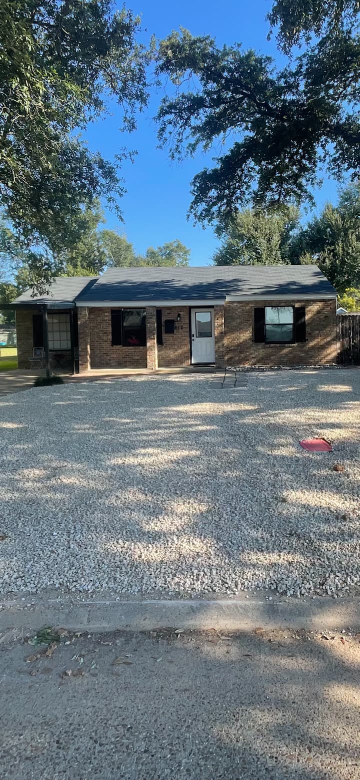 Hebert’s B&b Cajun— Hideaway - Lake Charles, LA