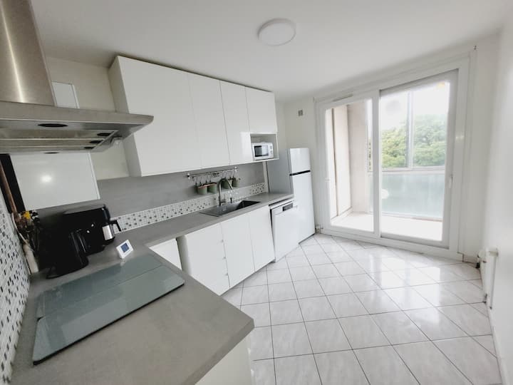 Logement Entier, F5, 2 Salles De Bains,prox Campus - Meylan