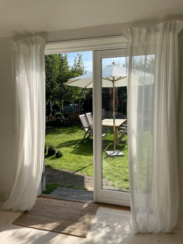 Charmerende Byhus Med Egen Have - Copenhague