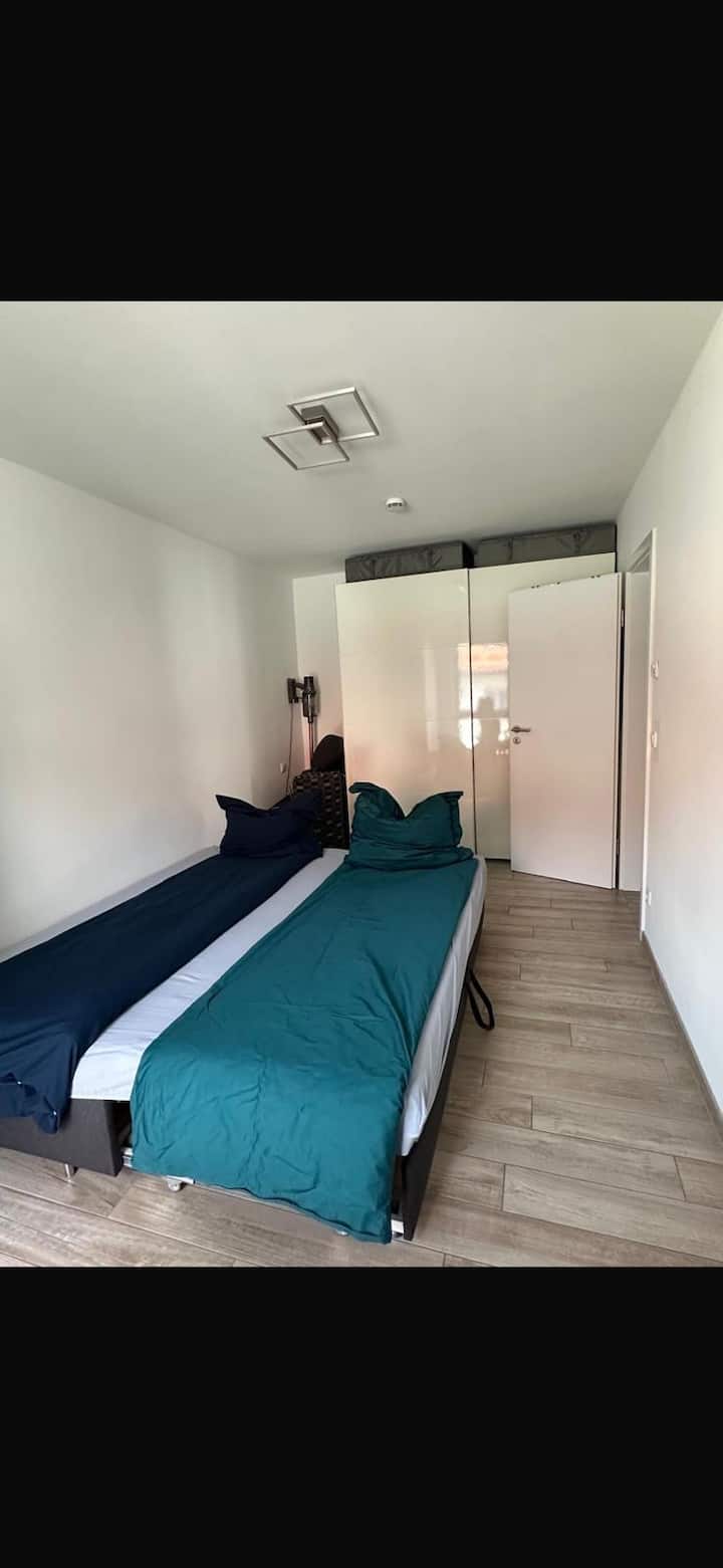 Sauberes & Modernes Zimmer. - München
