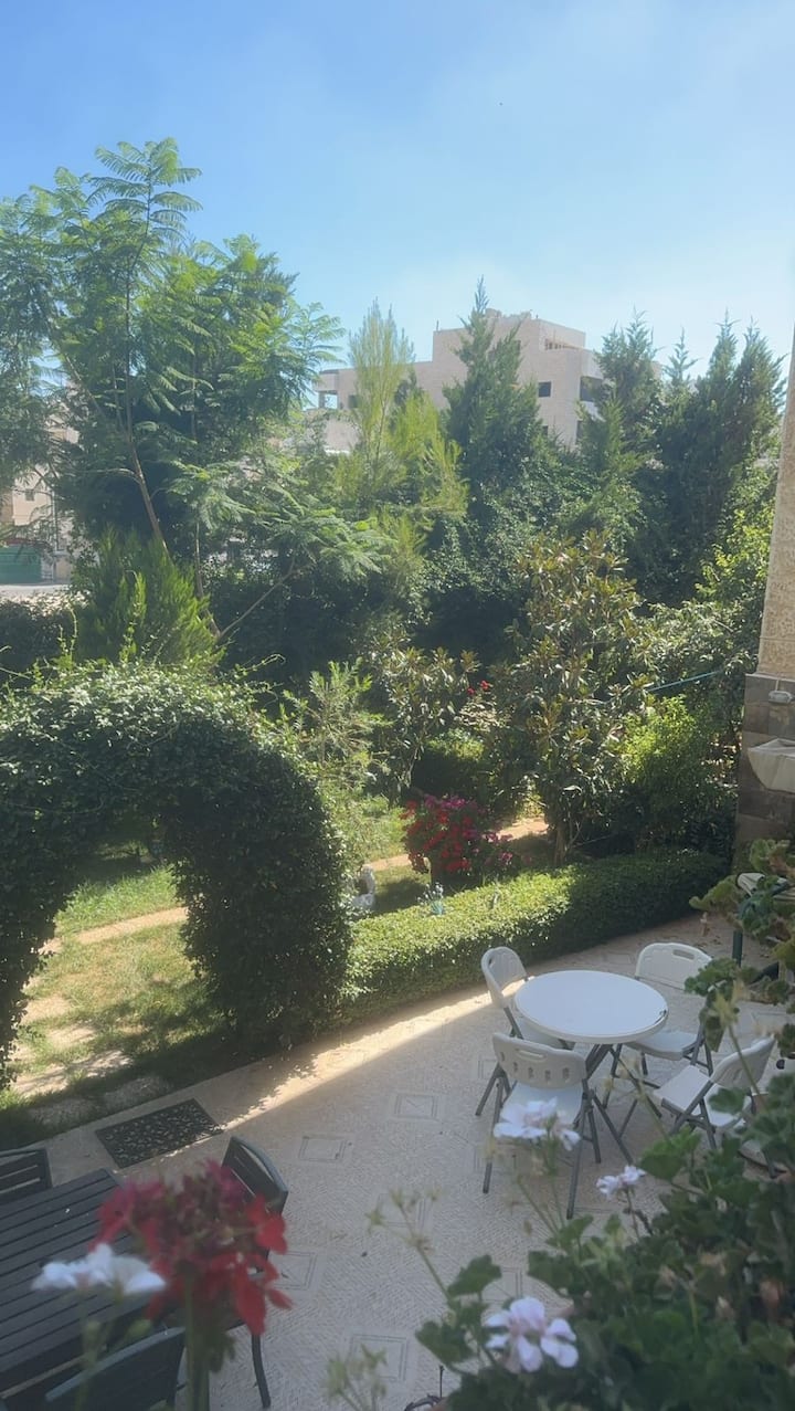 ارضيه معفشه بالكامل +حديقه رائعه - عائلات فقط - Amman