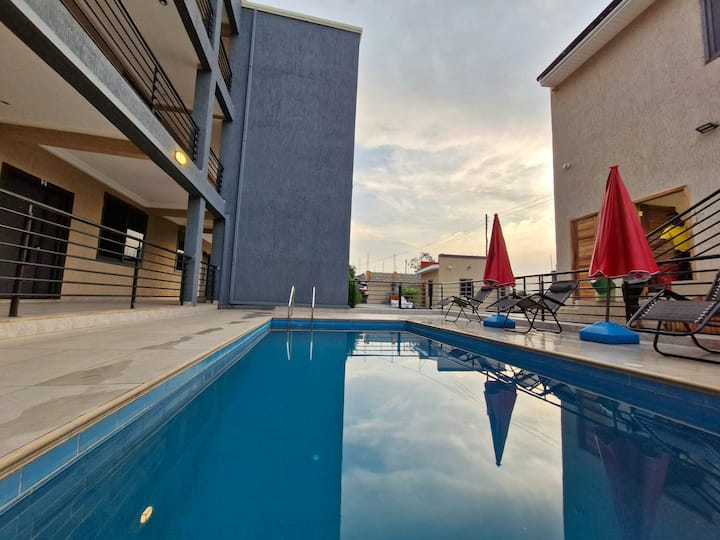 Entire 2 Bedroom (Flat 6), Pool & Generator, Accra - Ghana