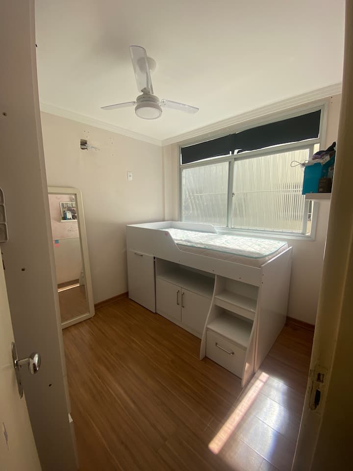 Alugo Quarto Individual (Apenas Moças) - Vila Velha