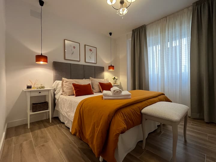 Apartamento Con 3 Dormitorios - Granada