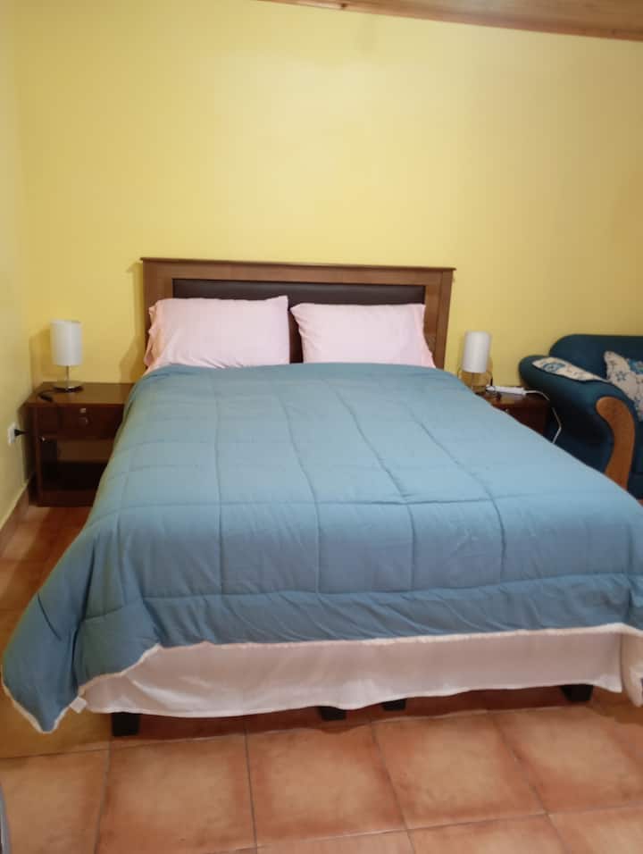 Habitación Con Baño Privado. - Santa Cruz