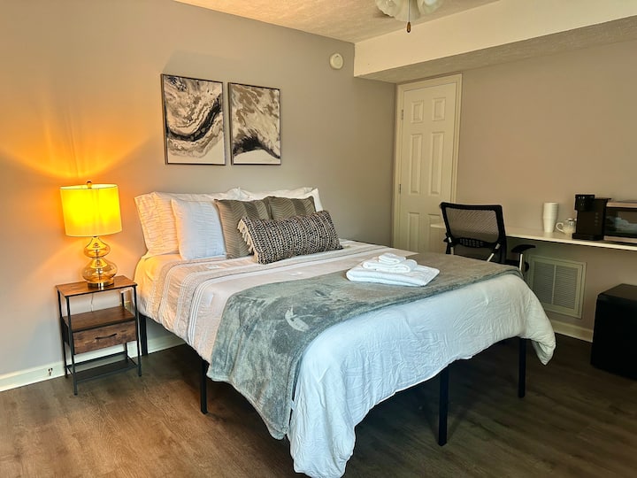 Pleasant And Affordable Room - Knoxville, TN