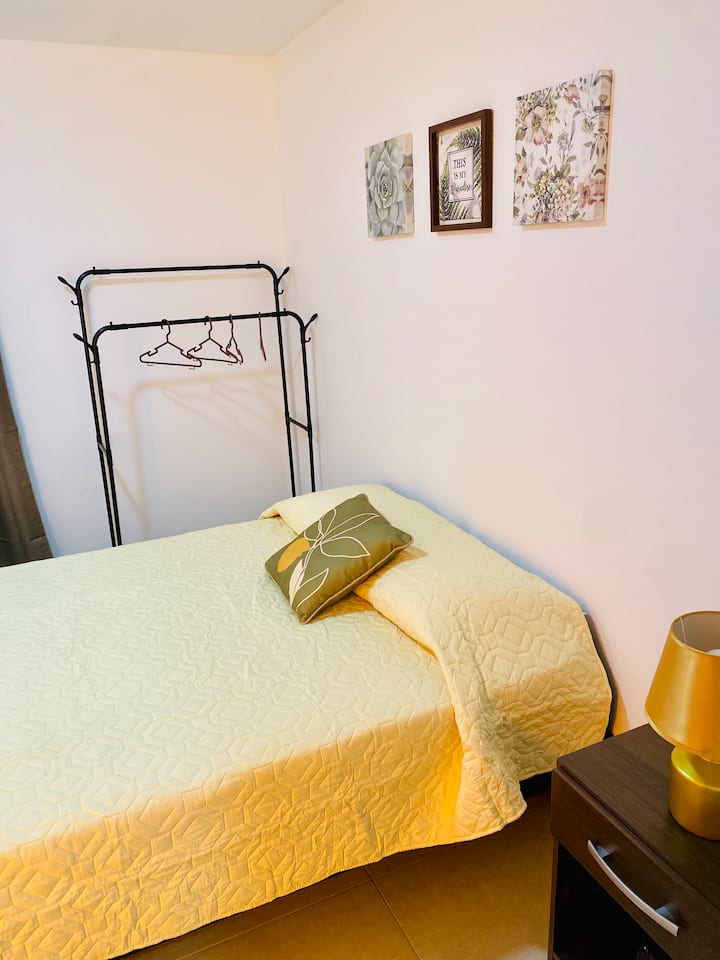Habitación Moderna Y Acogedora Para 2 Personas - San Clemente