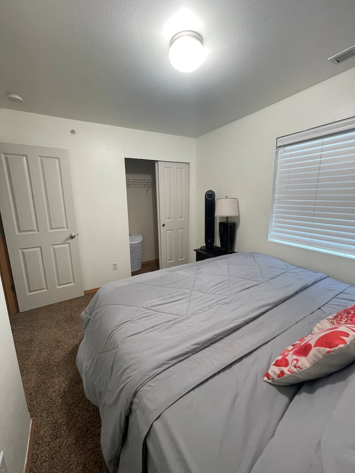 Cozy Room With Modern Amenities - Anderson Island