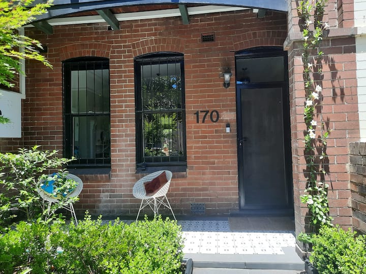 Charming Federation Terrace. - Camperdown