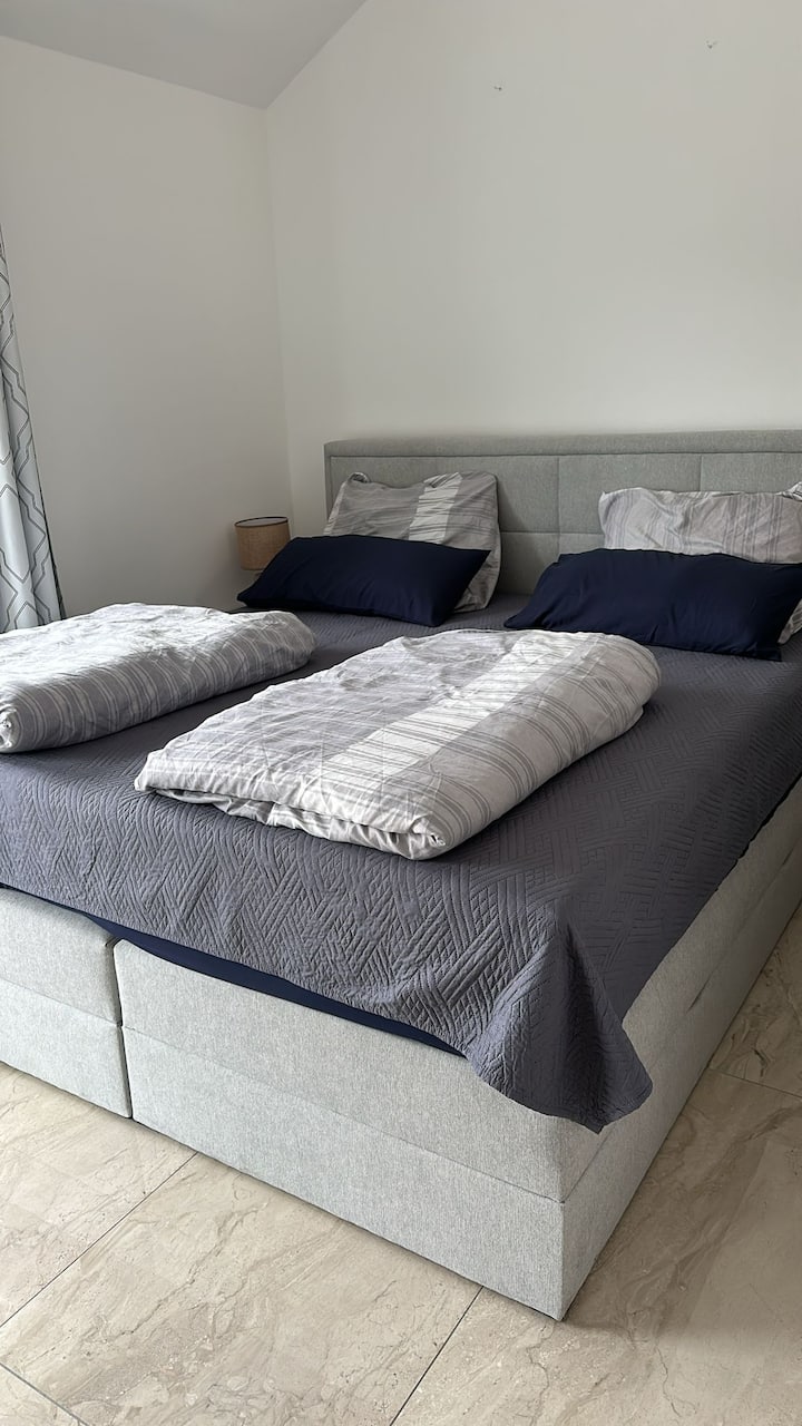 Two Rooms Centarllay Located Apartment On S8 Line - München