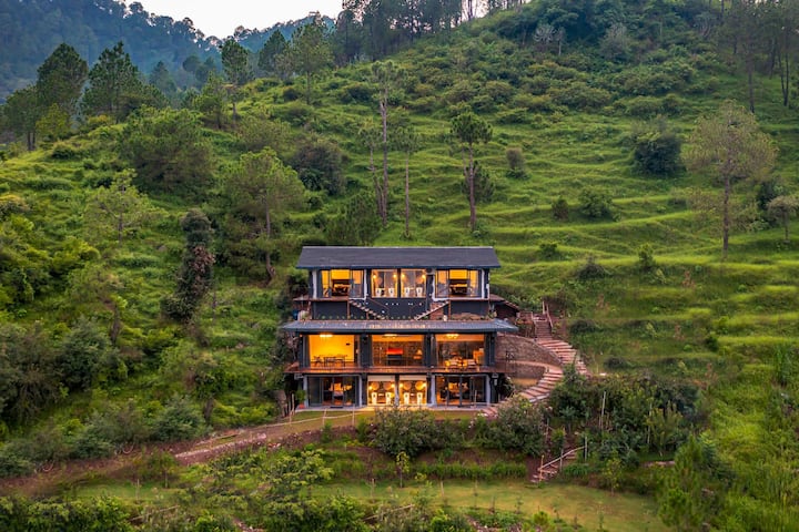 Leopard’s Creek 4br Lux Villa W/pool & Pool Table - India