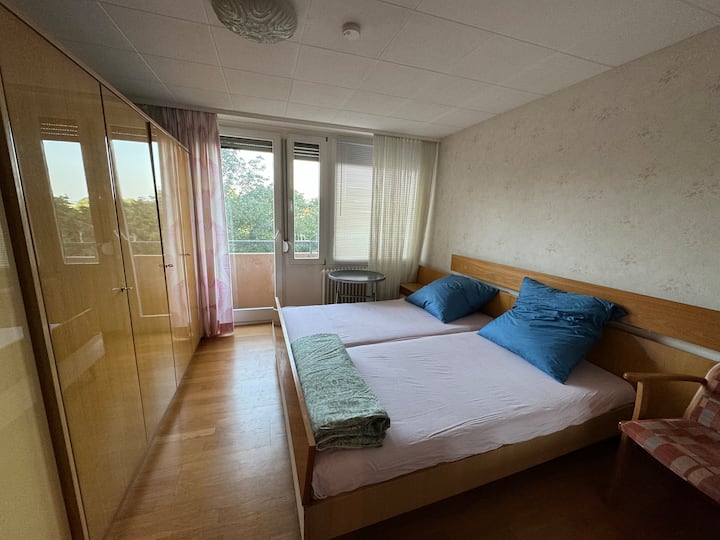 Serene Room With Private Balcony - Mannheim