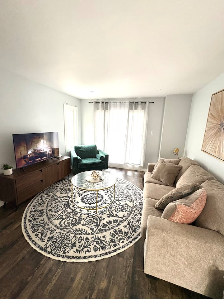 2 Bedroom - 2 Level - 1 Bath Condo - Halifax