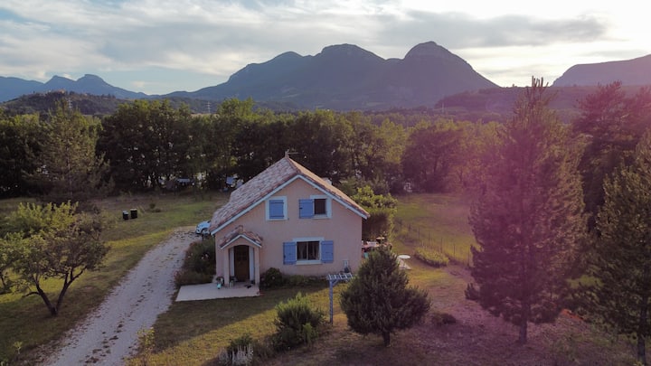 Maison Avec Accès Rivière, Grand Terrain Clôturé - Serres