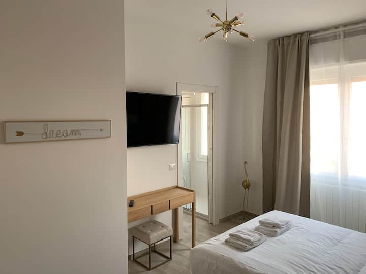 Trilocale Con Vista E Due Bagni Vicino City Life - 밀라노