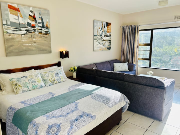 Charming Beachfront Flat - Ramsgate