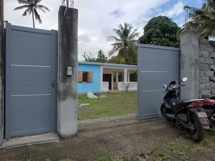 Maison Malouzini Sécurisée - Comores