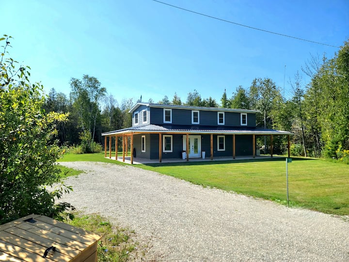 Brand New! Cedar Creek Cottage - (Lions Head) - Bruce Peninsula