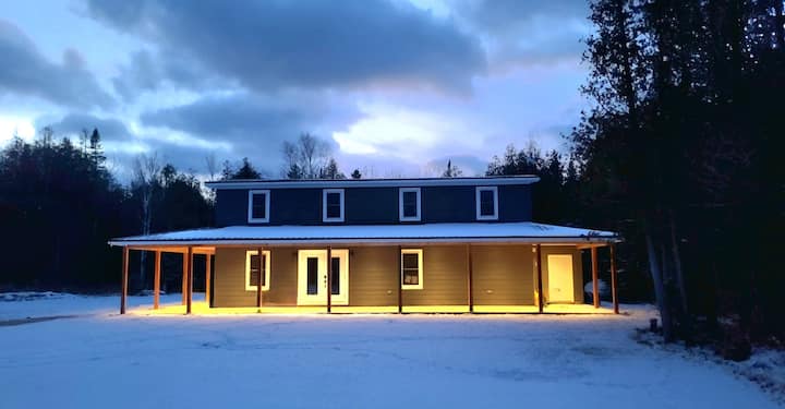 New! Cedar Creek Cottage - Winter Wonderland! - Bruce Peninsula