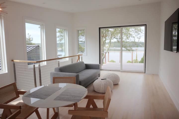 Modern Waterfront Cottage Oasis - Greenport, NY