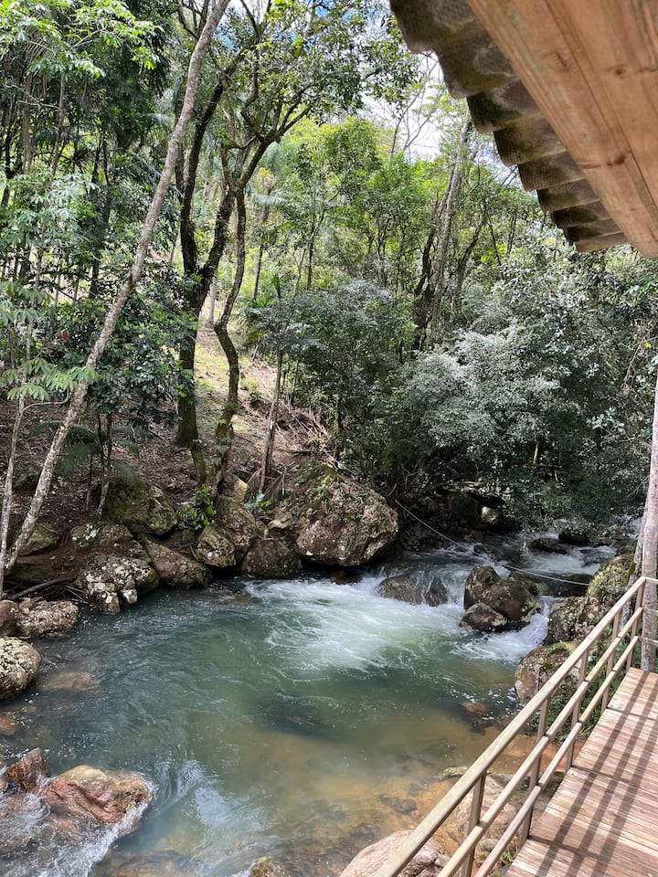 Cabana Com Rio Passando Ao Lado - Gravatal