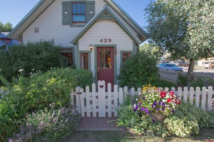 Hummingbird House 3/3  
Monthly Rental - Crested Butte, CO