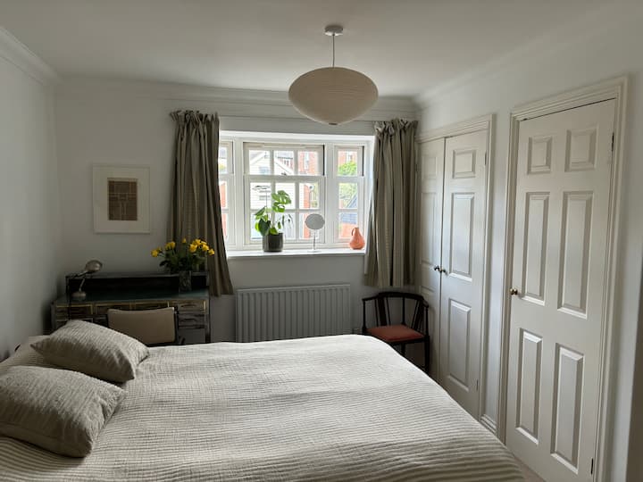 Room With En Suite, Parking, Close To Station - Colchester