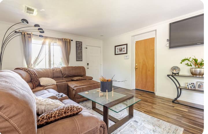Master Bedroom & Jacuzzi In Room - Rancho Cucamonga, CA