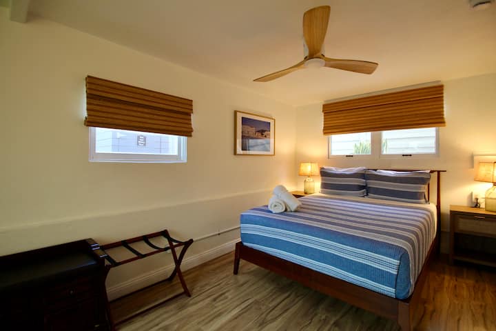 Steps To Beach | Walk Everywhere | Pets Ok - San Diego, CA