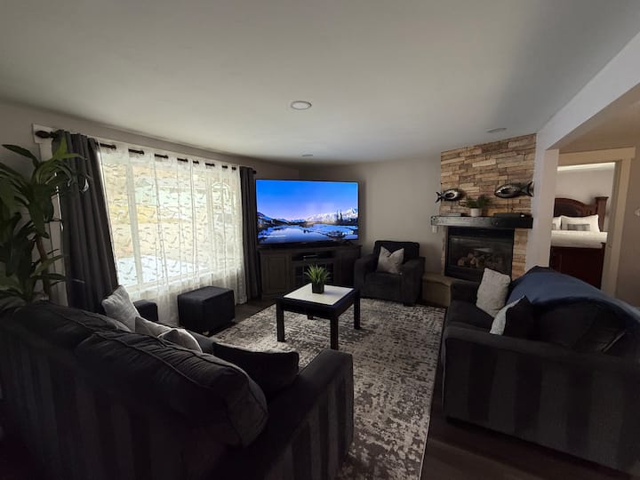 Chaparral Rental
Cozy Vacation Home - Glenwood Springs, CO