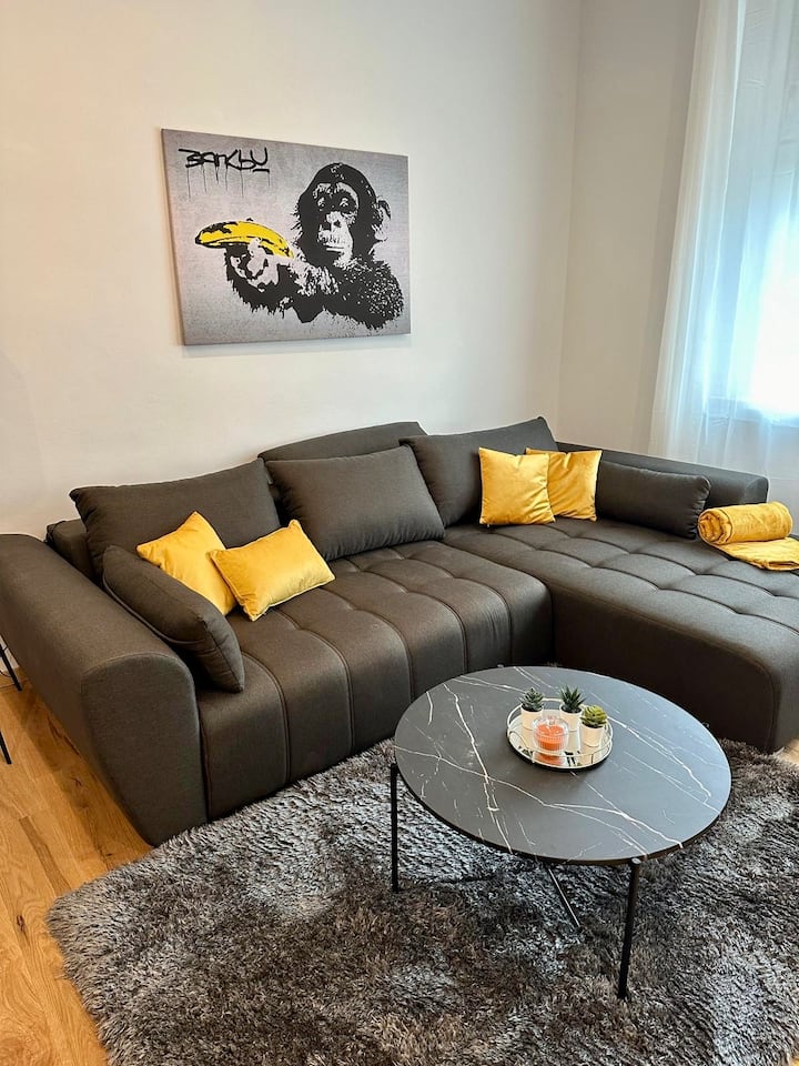 "Die Wohnung Neben Der Stadthalle" - Graz