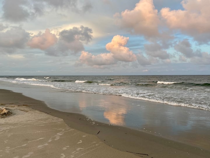Luciana’s Pawleys Retreat - Pawleys Island, SC