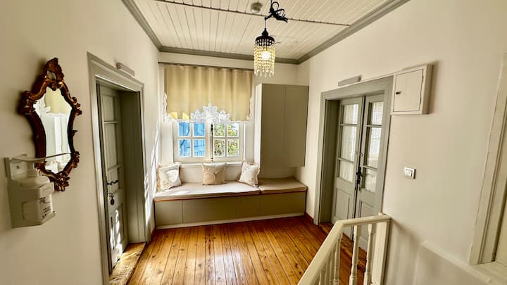 Avlulu Ev Sığacık, Seferihisar -4 Odalı, 8 Kişilik - Seferihisar