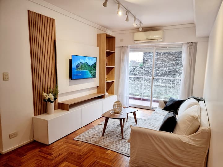 Palermo Hollywood, Todo Cerca, Subte, Buses, Tren - Argentinien