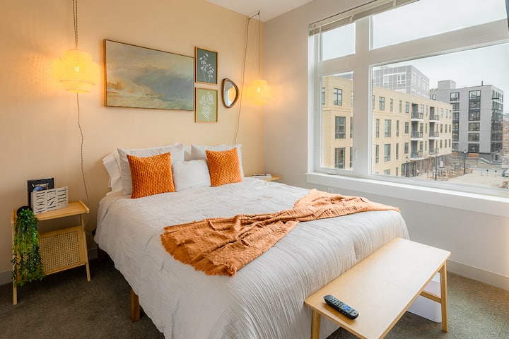 The Curie: Artistic • Eclectic Warmth • W/d - Newton, MA