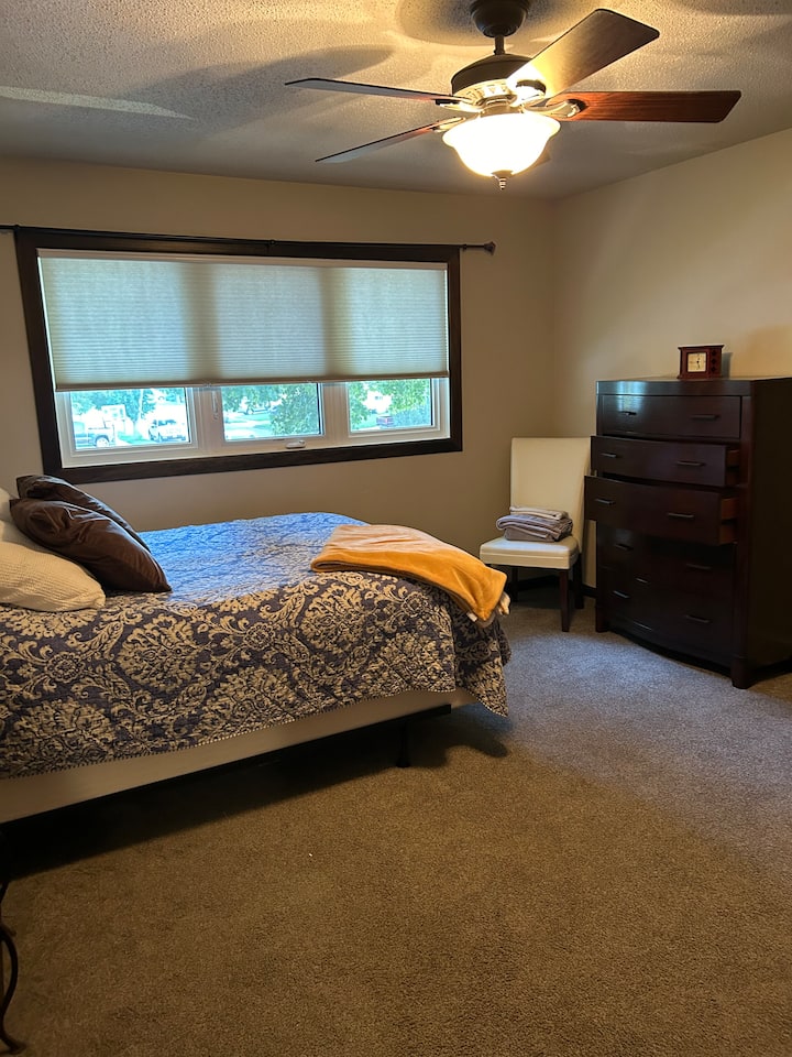 Private Room For Traveling Professionals #1 - Bismarck, ND