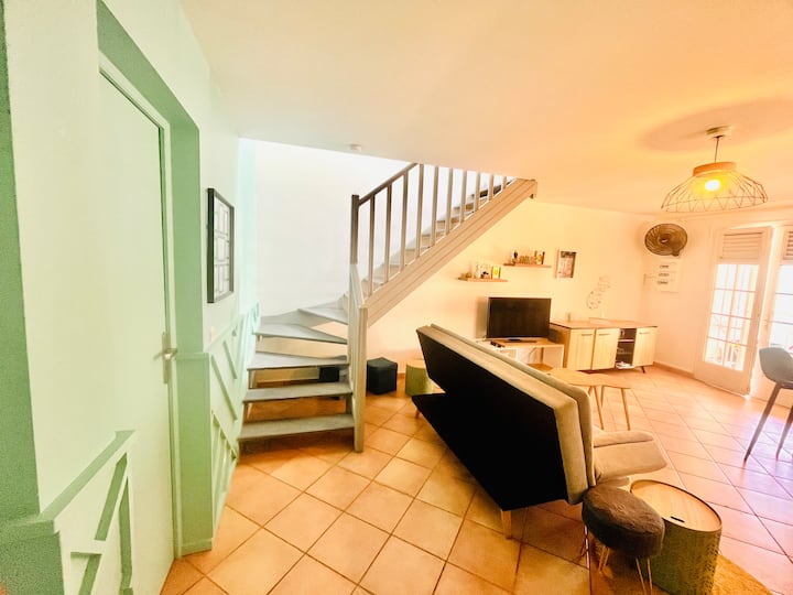 Villa Palm House– Piscine Privée • Jusqu’à 10 Pers - Guadalupe