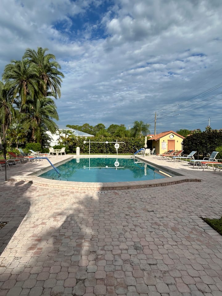 Location Location Close To All! - Fort Myers, FL