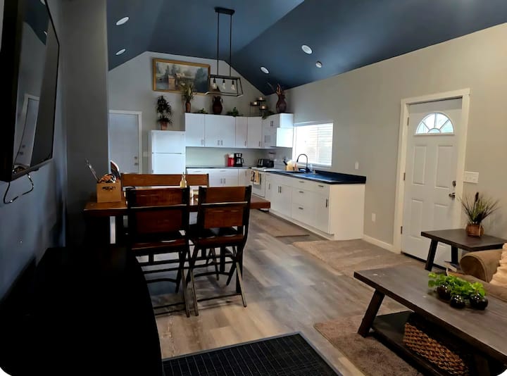 2br-free New Release Movies, & Tv Series Remodeled - Butte, MT