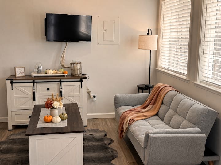 Private Studio W/ Kitchen By Monterey Laguna Seca - Salinas, CA