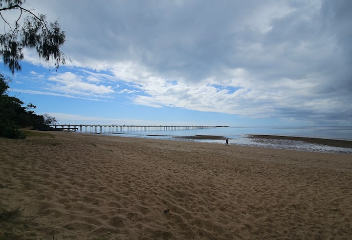Spacious - Sunrise Over The Sea Across The Road. - Hervey Bay