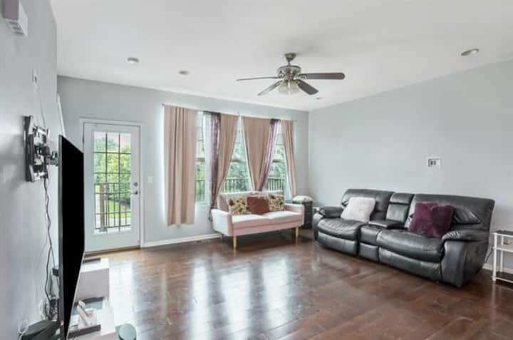 Townhome In Novi - Paradise Park, Novi