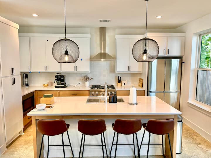 Modern Luxury House Mins To Downtown & Ev Charger - Austin